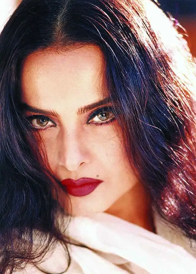 Actor Kisses Actress for 5 Minutes Without Warning, She Breaks Down ...